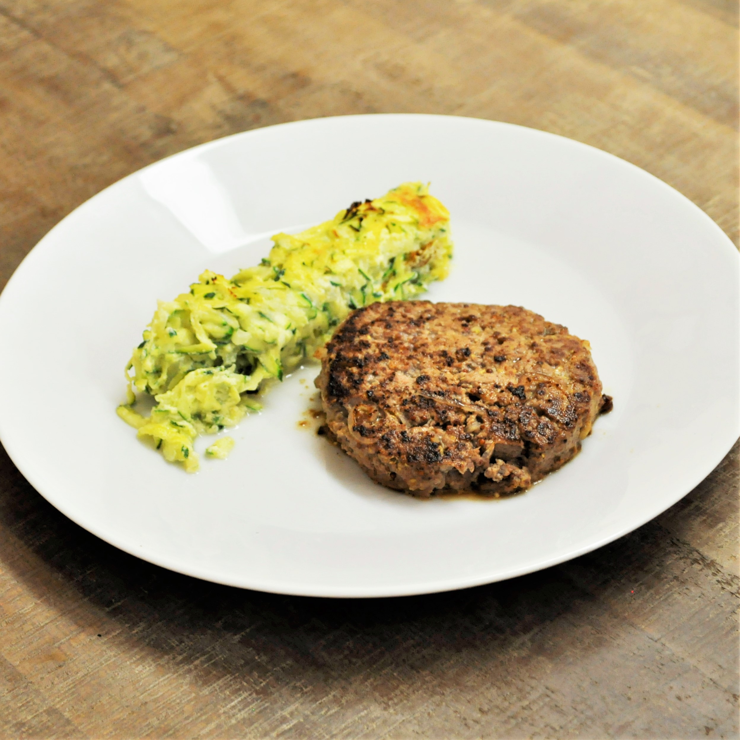 Steak haché maison et gratin de courgettes | Miam's Up